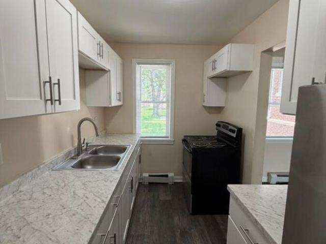2 Br, 1 bath, Condo 422 E Seminary