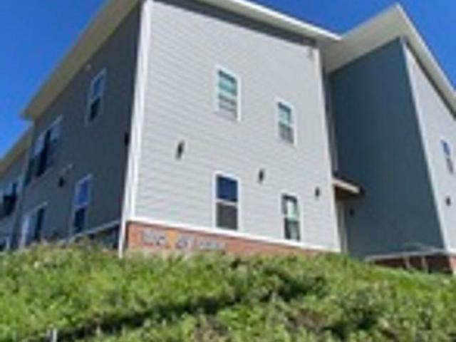 2 Br, 1 bath, Condo 423 Chittenden Avenue