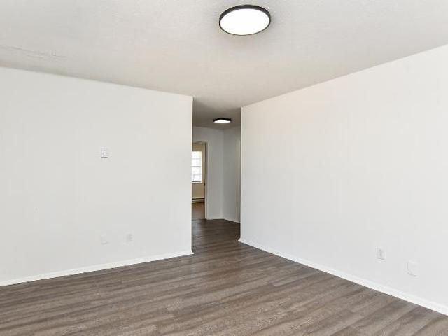 2 Br, 1 bath, Condo 423 Lily St