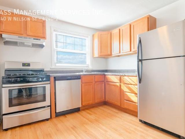 2 Br, 1 bath, Condo 4240 W Nelson St