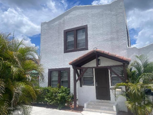 2 Br, 1 bath, Condo 425 El Vedado