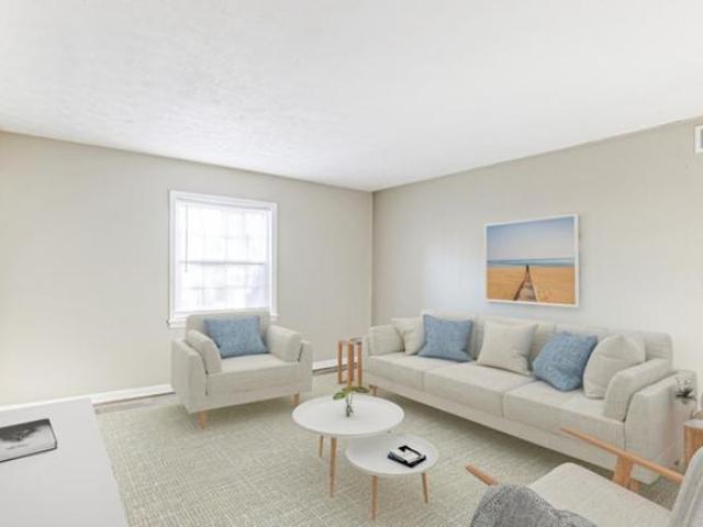 2 Br, 1 bath, Condo 425 Lake Dr SE