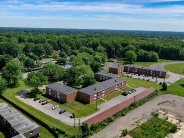 2 Br, 1 bath, Condo 425 Southern Blvd Nw