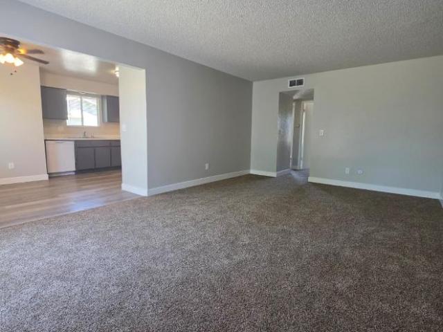 2 Br, 1 bath, Condo 4264 N Bengston Ave