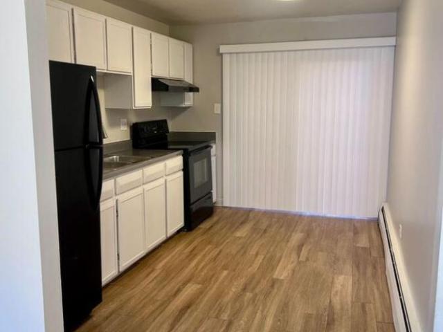 2 Br, 1 bath, Condo 4260 W 70th Pl
