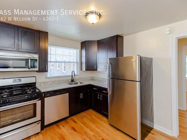 2 Br, 1 bath, Condo 4262 W Nelson St