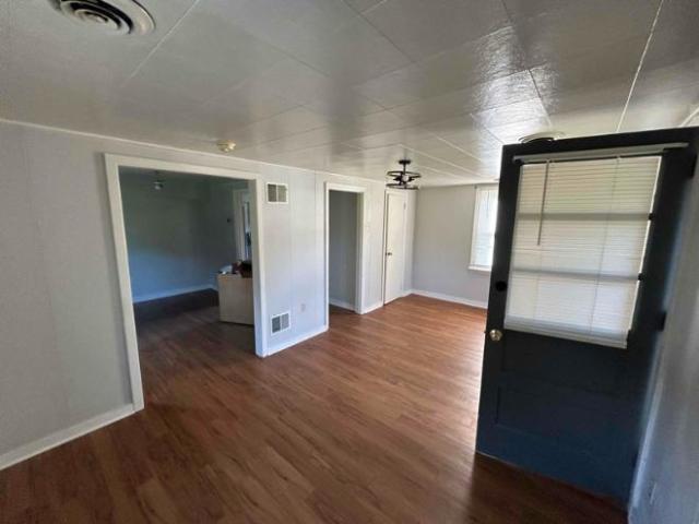 2 Br, 1 bath, Condo 429 Camp Strause Road