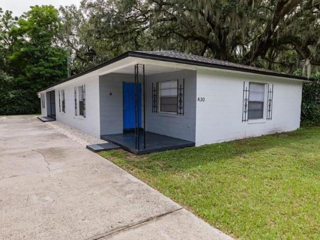 2 Br, 1 bath, Condo 430 Ave B Ne