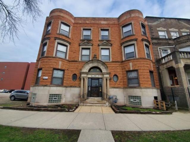 2 Br, 1 bath, Condo 4317 S Michigan Ave
