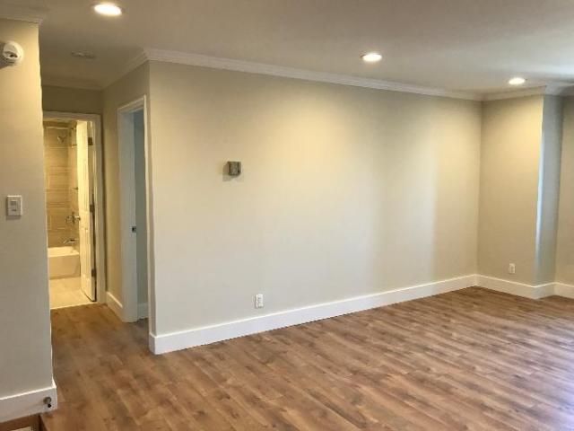 2 Br, 1 bath, Condo 4313 Knox Rd