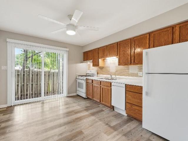 2 Br, 1 bath, Condo 431 Filweber Ct