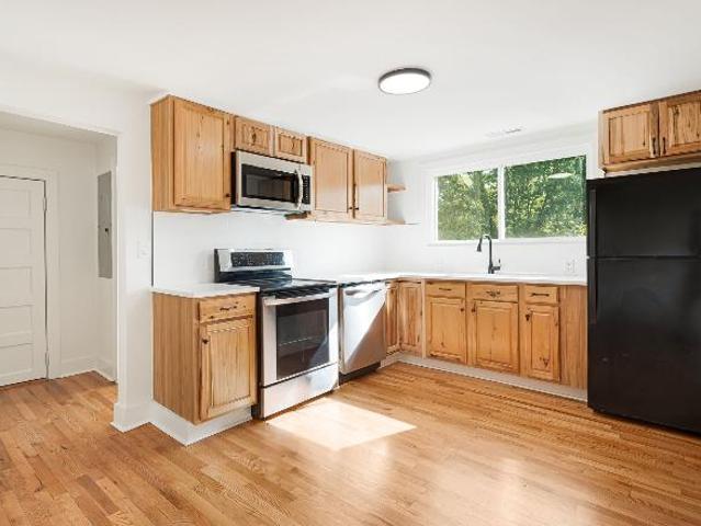 2 Br, 1 bath, Condo 431 S Broad St