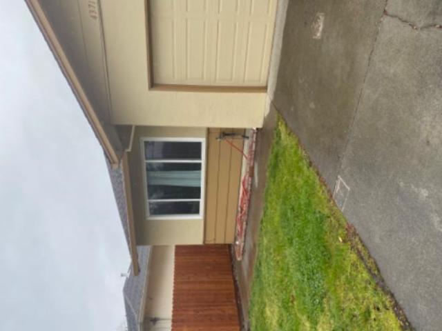 2 Br, 1 bath, Condo 4371 Hoen Ave