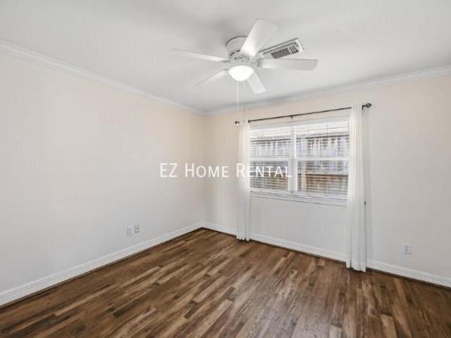 2 Br, 1 bath, Condo 4401 Marina Street