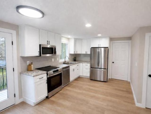 2 Br, 1 bath, Condo 4403 S Donald Court