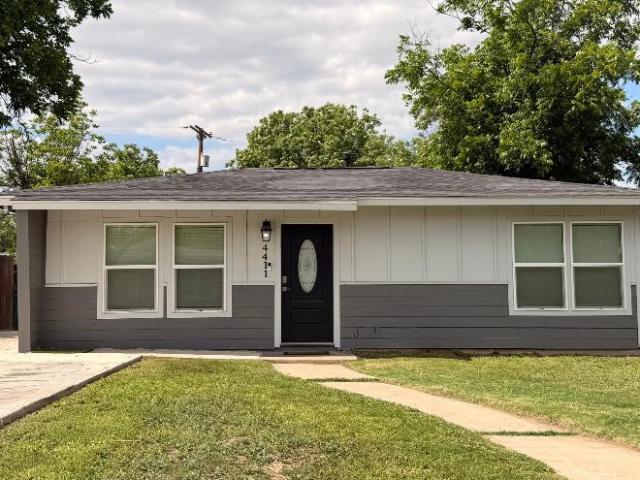 2 Br, 1 bath, Condo 4411 Lark