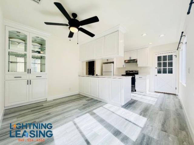 2 Br, 1 bath, Condo 441 1/2 N Hayworth