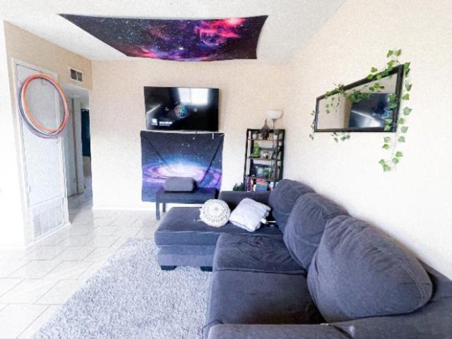 2 Br, 1 bath, Condo 4426 Moonlight Ave