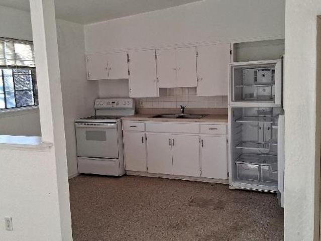2 Br, 1 bath, Condo 4429 Moonlight Ave