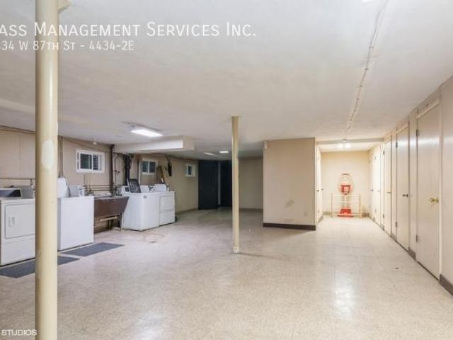 2 Br, 1 bath, Condo 4434 W 87th St