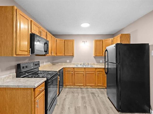 2 Br, 1 bath, Condo 443 M St