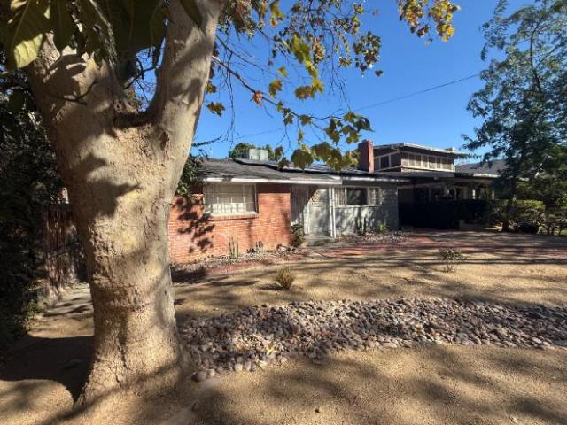 2 Br, 1 bath, Condo 4445 4th St