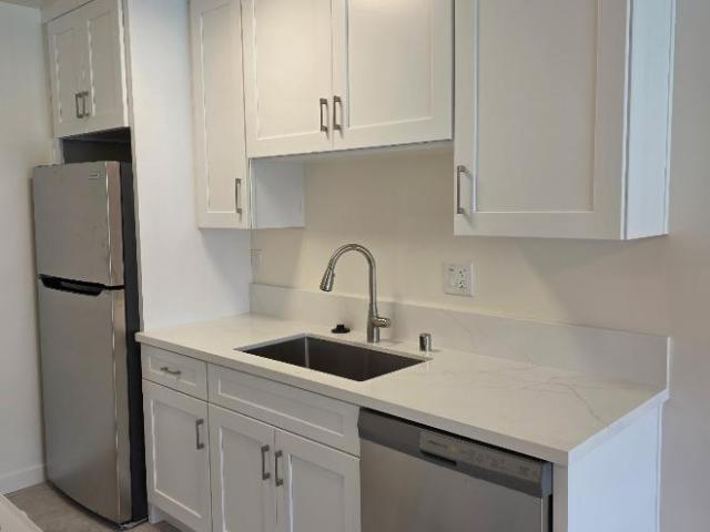 2 Br, 1 bath, Condo 4469 Murietta Ave