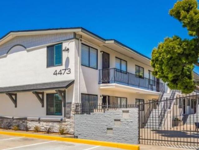 2 Br, 1 bath, Condo 4479 Menlo Ave