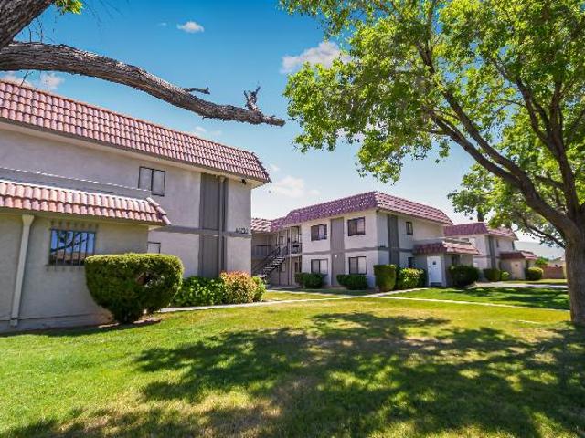 2 Br, 1 bath, Condo 44720 Gadsden Ave
