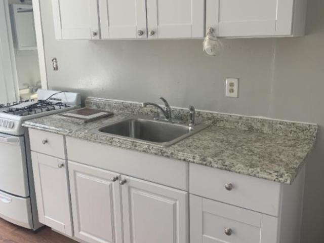 2 Br, 1 bath, Condo 447 Park Dr