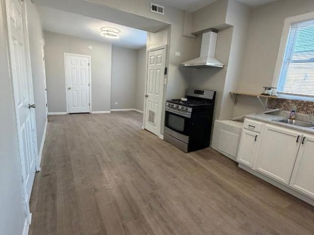 2 Br, 1 bath, Condo 4500 S Wood