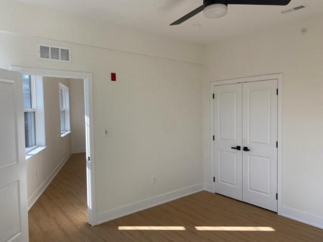2 Br, 1 bath, Condo 4521 Frankford Ave