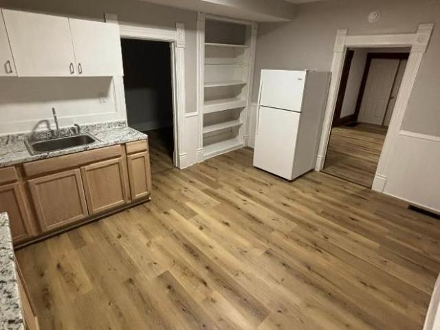 2 Br, 1 bath, Condo 453 Wayne St