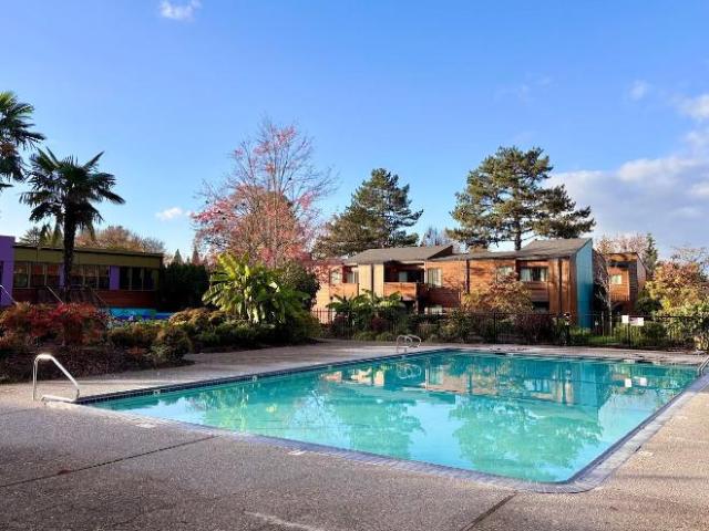 2 Br, 1 bath, Condo 4550 SW Murray Blvd