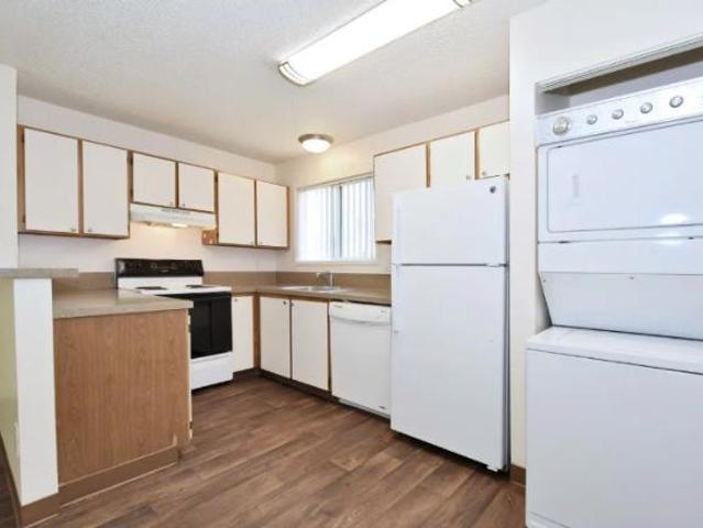 2 Br, 1 bath, Condo 4550 SW Murray Blvd