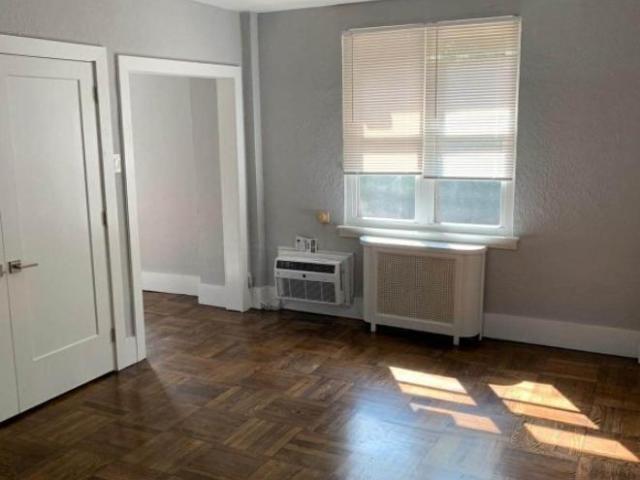 2 Br, 1 bath, Condo 45 49 E Cliveden St