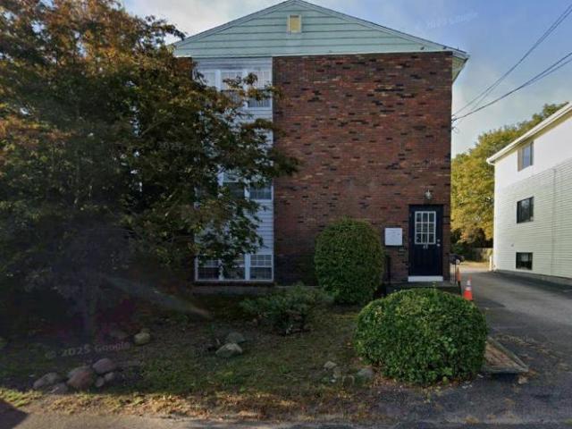2 Br, 1 bath, Condo 45 Woodward Avenue