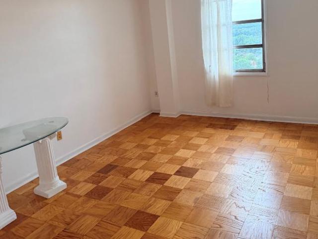 2 Br, 1 bath, Condo 4600 Duke Street