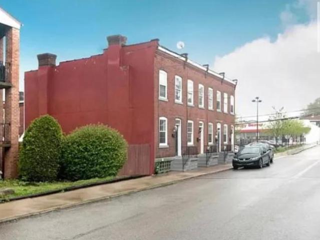 2 Br, 1 bath, Condo 4637 Plummer Street