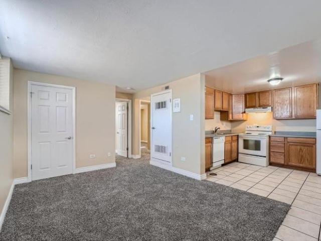 2 Br, 1 bath, Condo 4630 E Asbury Circle