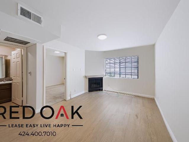 2 Br, 1 bath, Condo 4651 Cahuenga Boulevard