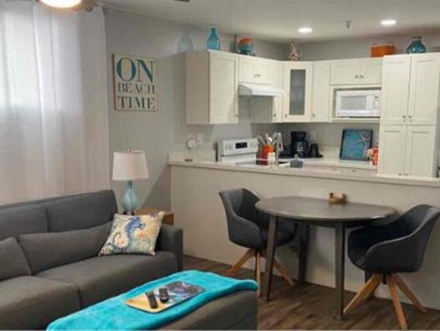 2 Br, 1 bath, Condo 4667 Ocean Blvd