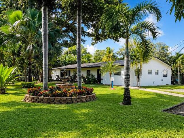 2 Br, 1 bath, Condo 4671 SW 66th Ave