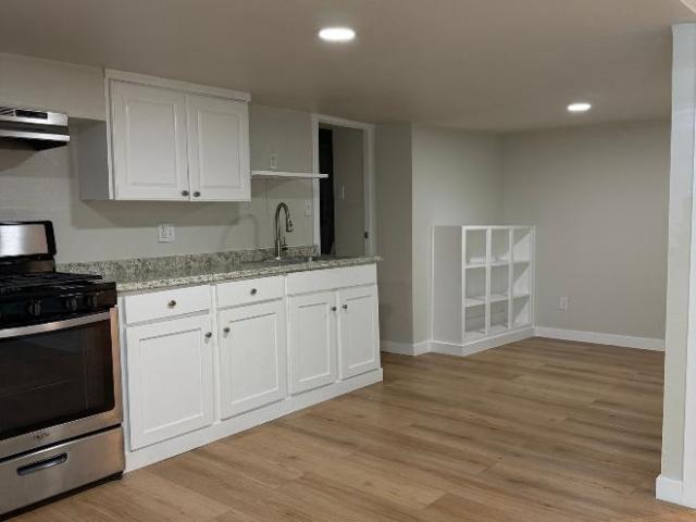2 Br, 1 bath, Condo 472 Arleta Ave