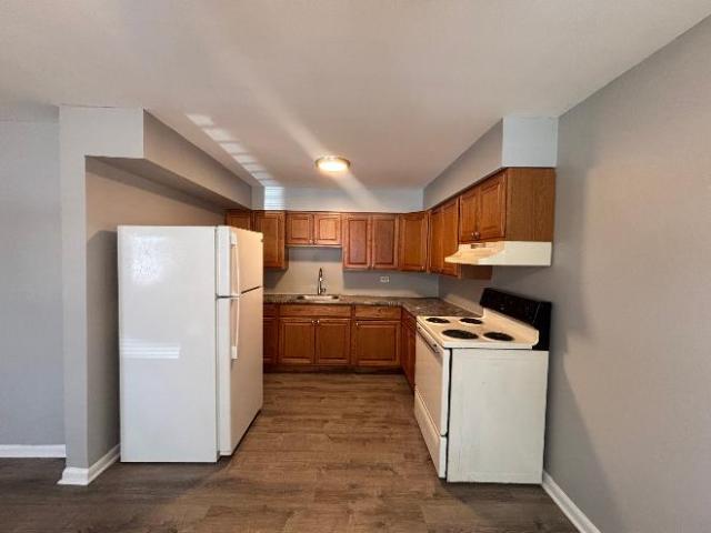 2 Br, 1 bath, Condo 474 W 14th Pl