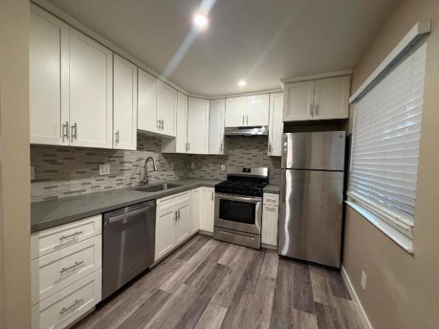 2 Br, 1 bath, Condo 477 Jean Street
