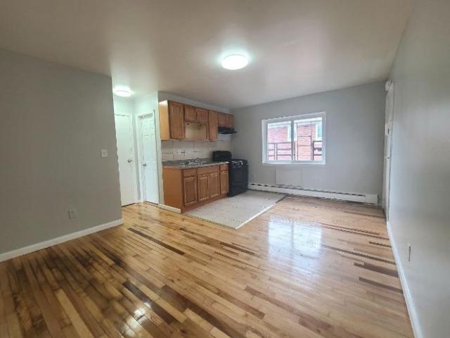 2 Br, 1 bath, Condo 479 Roseville Ave