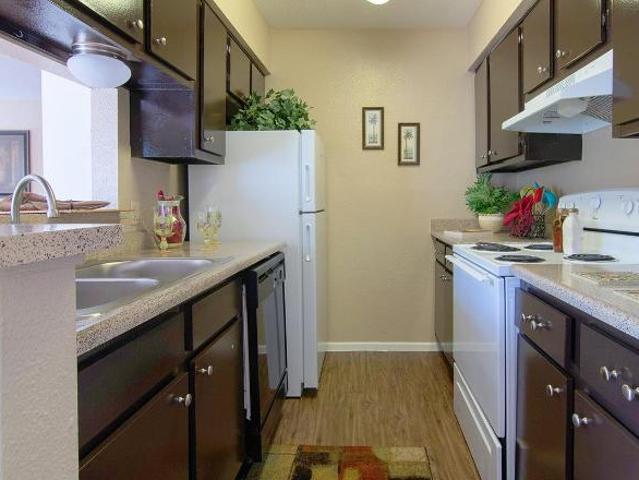 2 Br, 1 bath, Condo 4800 Lamonte Ln