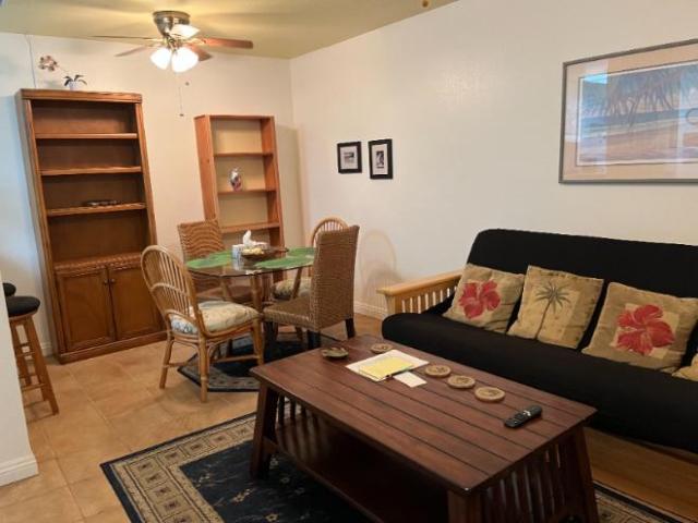 2 Br, 1 bath, Condo 480 Kenolio Rd