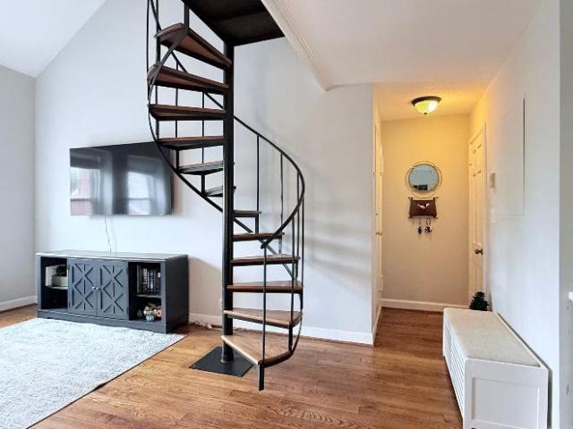 2 Br, 1 bath, Condo 4814 30th St S